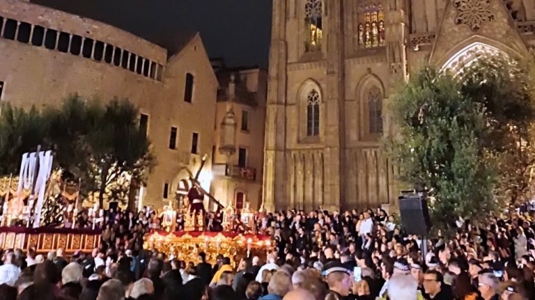 Barcelona in April: 25 Top Things to Do, Festivals & Weather