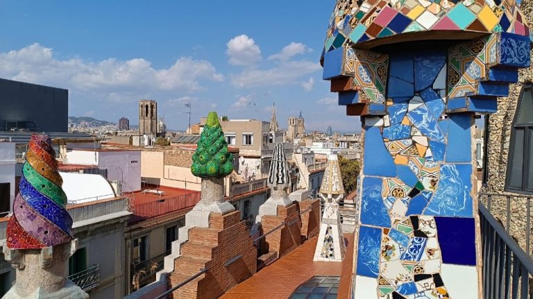 10 Best Gaudí Buildings in Barcelona You Should Visit