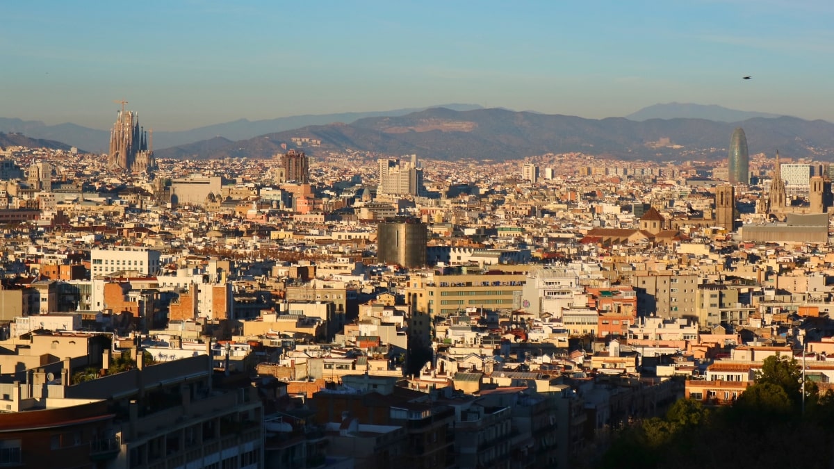21 Famous Buildings in Barcelona That Define the City