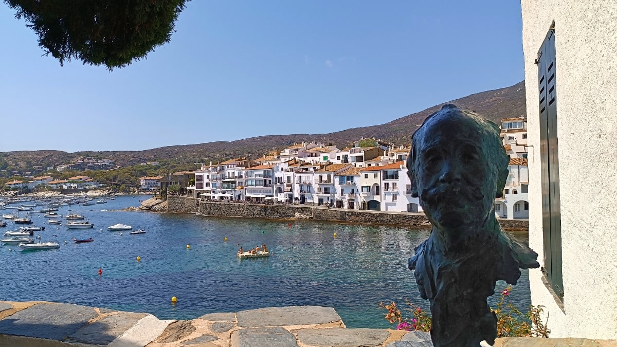 Day Trip to Cadaqués from Barcelona: Nature and Surrealism