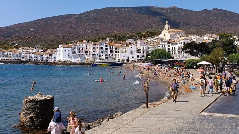 Day Trip to Cadaqués from Barcelona: Nature and Surrealism